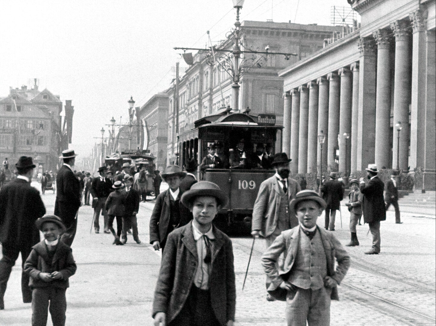 LUMIÈRE, L’AVENTURE CONTINUE – Ad Vitam